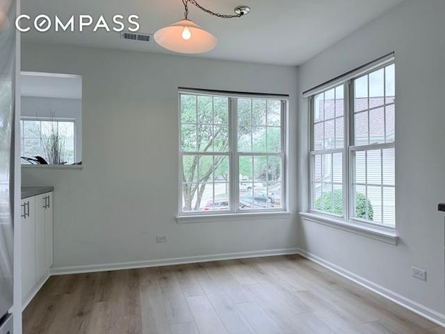 1146 Bristol Ln 1146, Buffalo Grove, IL