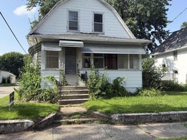 1146 Kern St, Waterloo, IA 50703