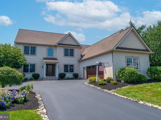 1146 S Bristol Dr, Lititz, PA 17543