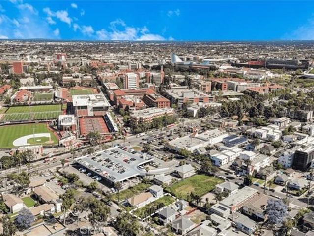 1146 W 35th St, Los Angeles, CA 90007