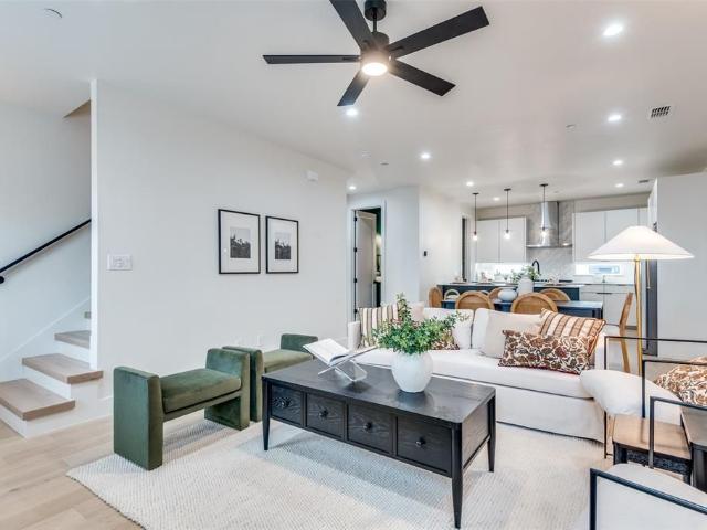 1147 N Madison Ave 102, Dallas, TX