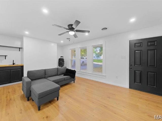 1147 Northdale Ave, St. Louis, MO 63138 | MLS #26013 | Compass
