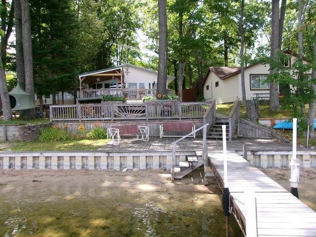 1147 Arbor Dr, Lake, MI 48632