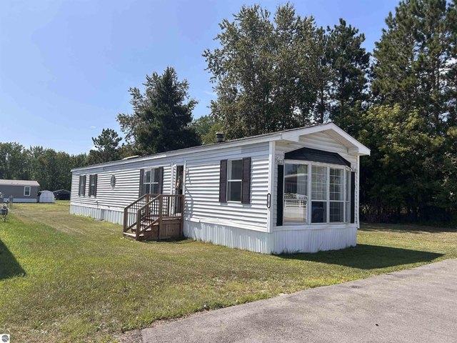 1147 Barnswood Ct, Mount Pleasant, MI 48858