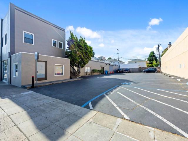 1147 California Drive