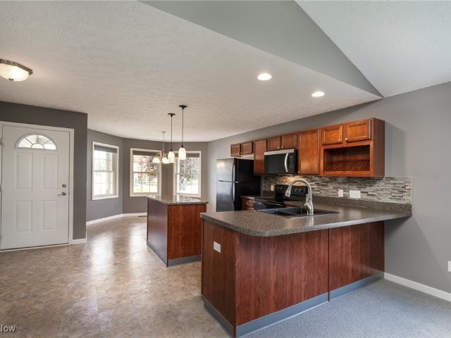 1147 Hunting Hollow