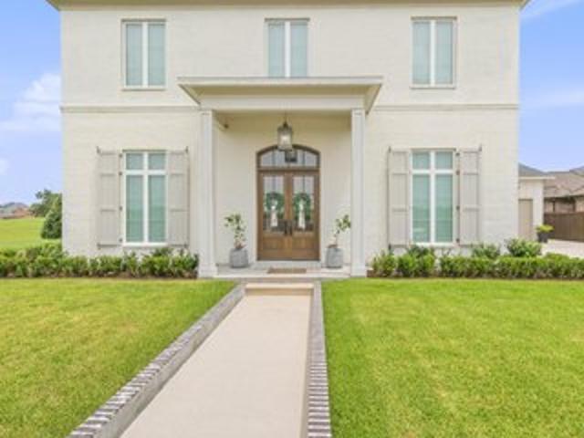 1147 Le Triomphe Pkwy, Broussard, LA 70518