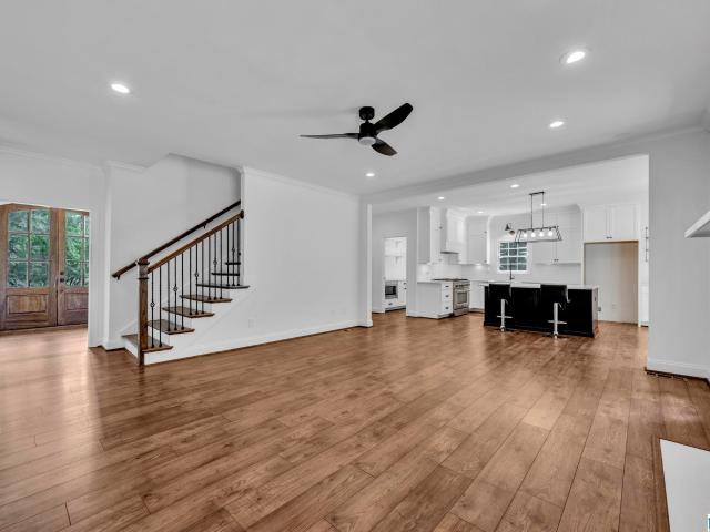 1147 Riverchase Parkway W