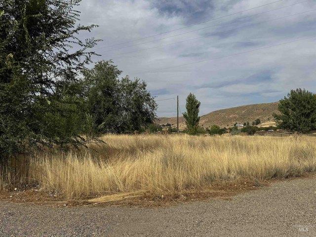 11483 Hill Rd, Payette, ID 83661