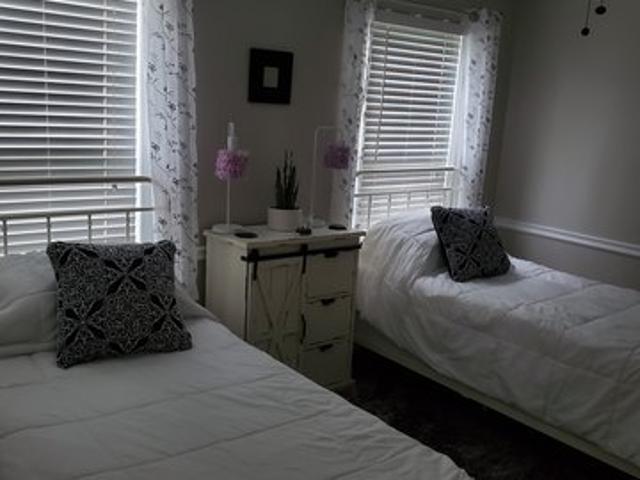 11480 Mountain Laurel Dr, Roswell, GA 30075