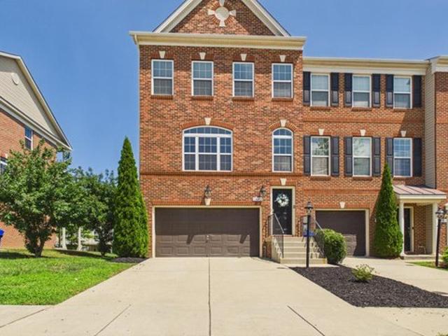 11482 Stockport Pl, White Plains, MD 20695