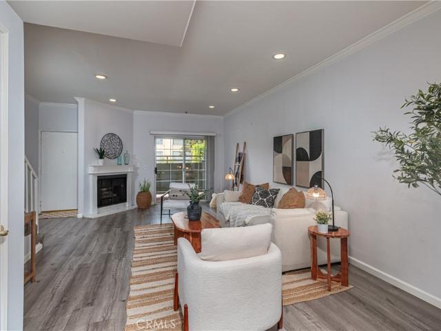 11485 Moorpark St, Unit 15, Studio City, CA 91602 | MLS #BB26089 | Compass