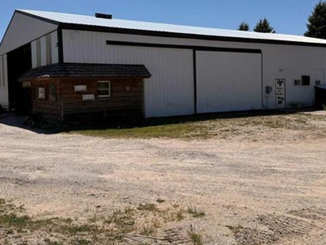 11486 Essex Rd, Ellsworth, MI 49729
