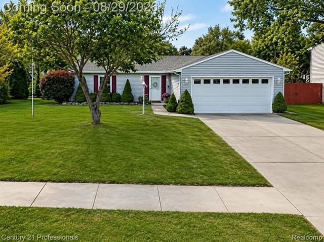 1148 Meadowlark Dr, Waterford Township, MI 48327