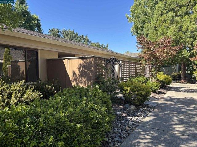 1148 Fairlawn Ct Apt 3, Walnut Creek, CA 94595