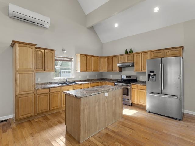 1148 Stoltz Rd