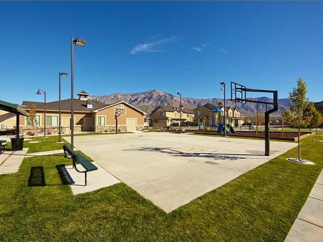 1148 W Spring Valley Ln, Ogden, UT 84404