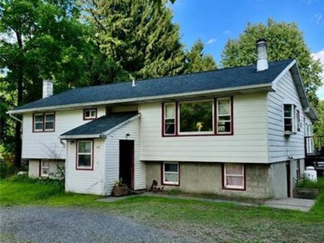 11490 White Rd, Cato, NY 13033