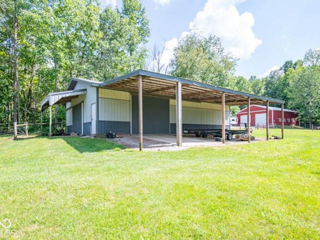 11497 Pocahontas Dr E, Greencastle, IN 46135