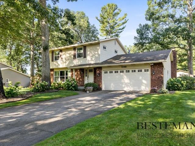 1149 Greenbriar Dr, Muskegon, MI 49445