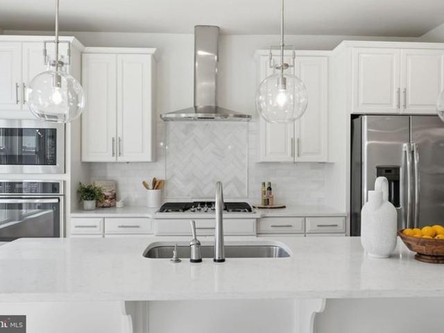 1149 S Monroe St, Arlington, VA 22204