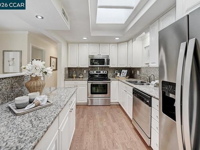 1149 Singingwood Ct Apt 2, Walnut Creek, CA 94595