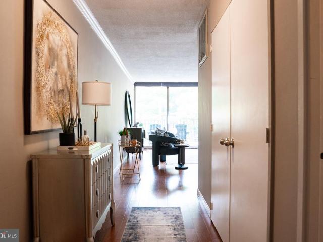 11400 Washington Plz W # 205