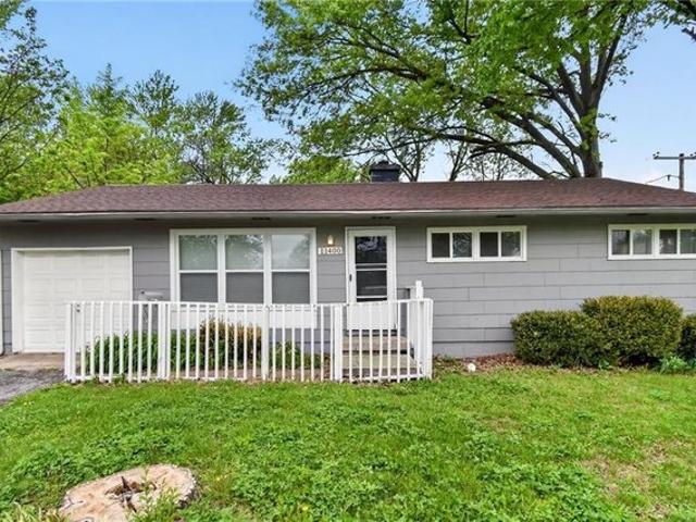 11400 Sycamore Ter, Kansas City, MO 64134