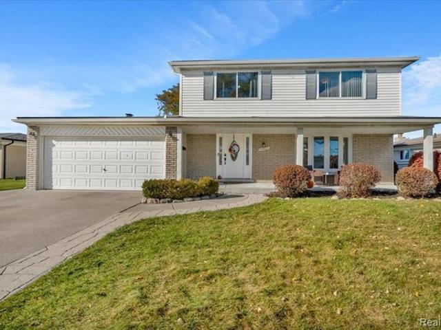 11401 Anna Lisa Dr, Sterling Heights, MI 48312