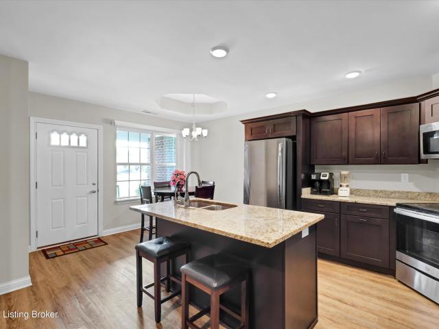 11402 River Falls Dr