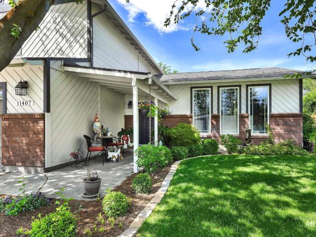 11407 W Reutzel Dr