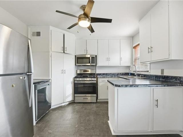 11407 W 68th Ter, Shawnee, KS 66203