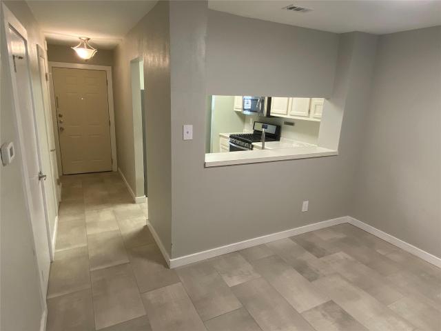 11404 Walnut Ridge Dr # 9