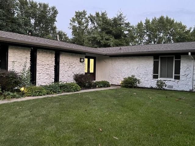 11405 Central Dr W, Carmel, IN 46032