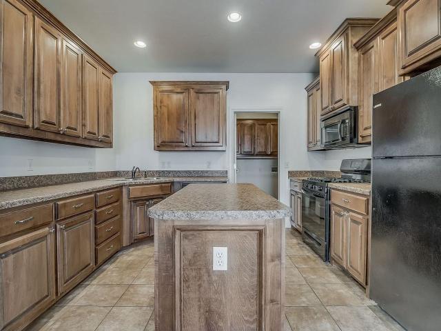 11409 & 11411 NW 121st Place 3 Bedroom Apartment for Rent at 11409 Nw 121st Pl, Oklahoma City, OK 73099 Surrey Hills #2