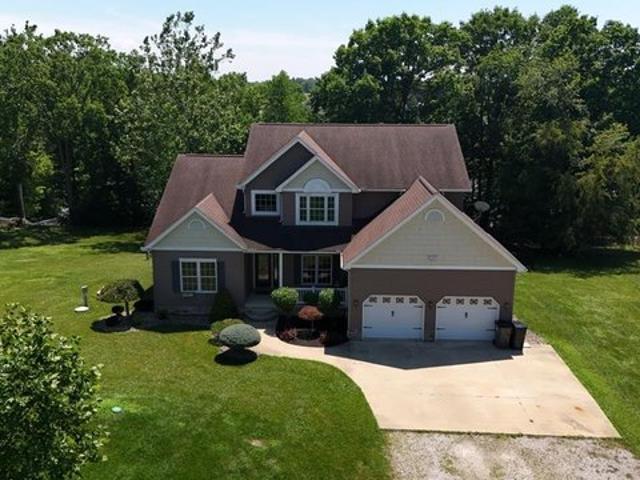 1140 Meadowview Dr, Willard, OH 44890