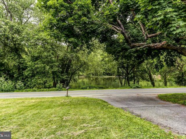 1140 Oyster Mill Road
