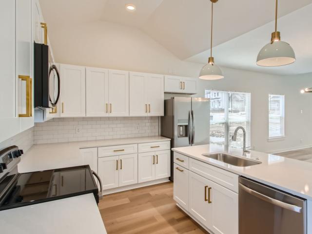1140 Alcove Way