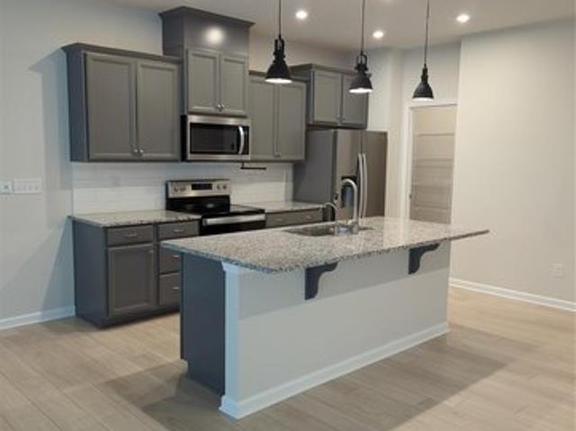 1140 Bigelow St, Charlotte, NC 28269