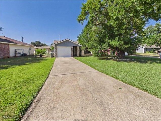1140 Bittle Ln, Bryan, TX 77803