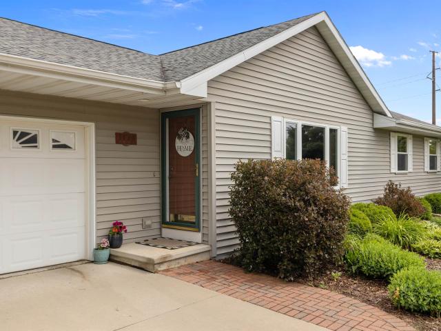 1140 grassy plains drive