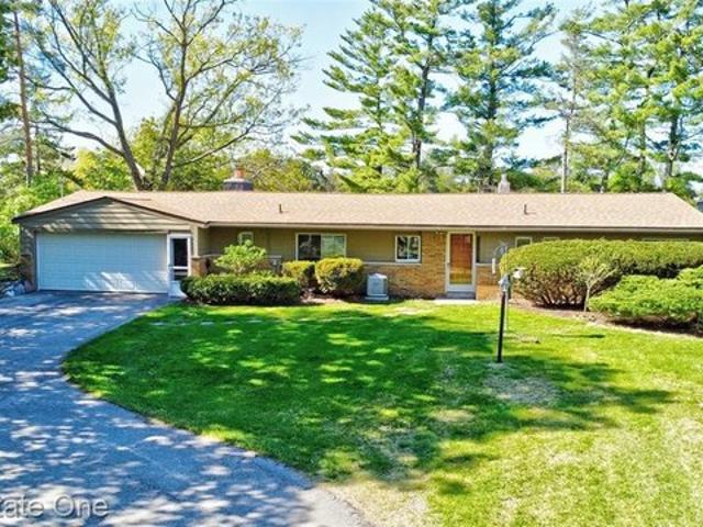 1140 Seneca Rd, Orion, MI 48362