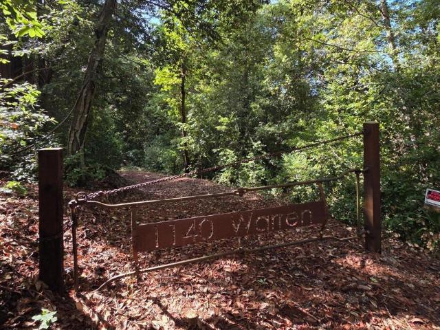 1140 Warren Drive