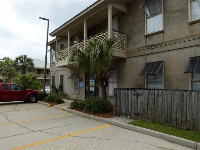 1140 1 W Causeway Approach