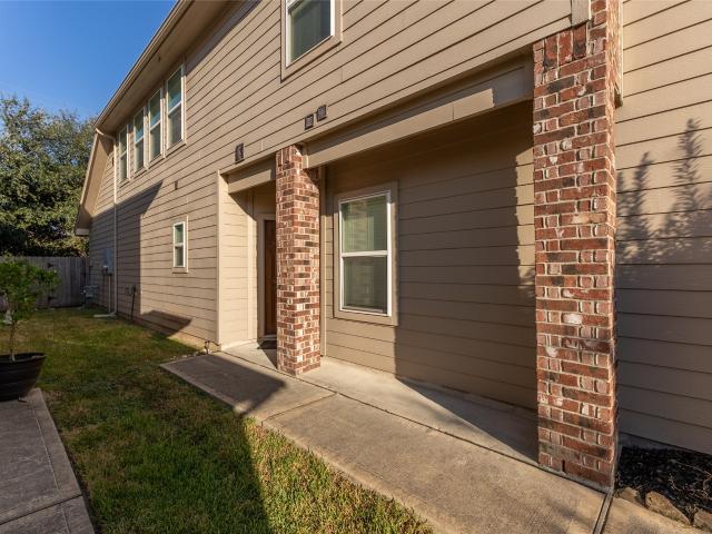 11413 Hackmatack Way