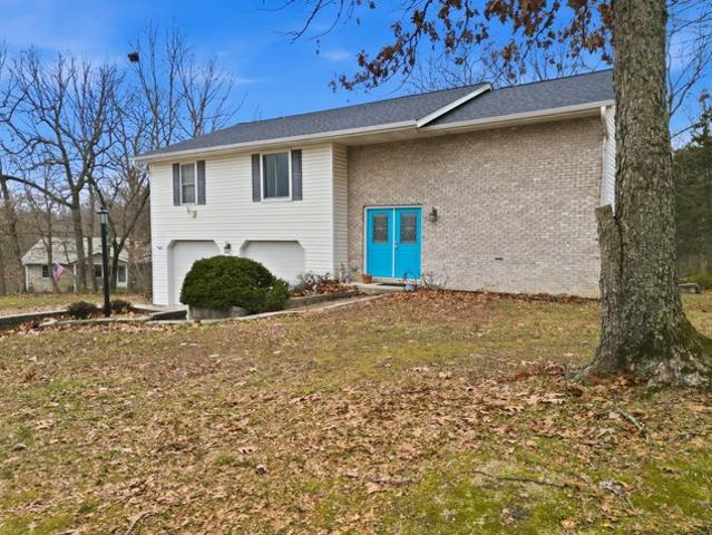 11419 Valley View Ct, Holts Summit, MO 65043