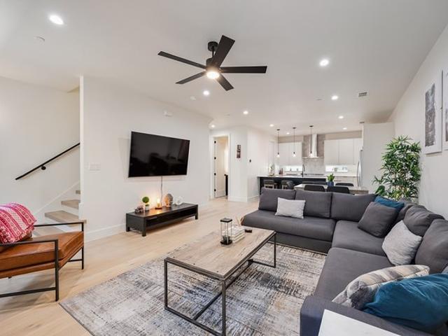 1141 N Madison Ave Apt 105, Dallas, TX 75208