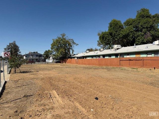 1141 Owens St, Bakersfield, CA 93305