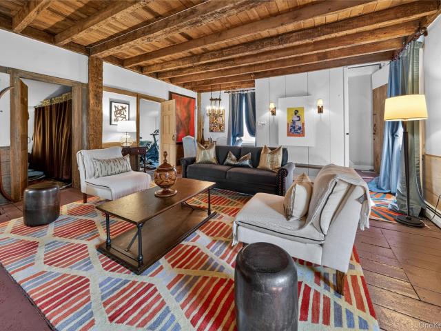 1141 Old Quaker Hill Road