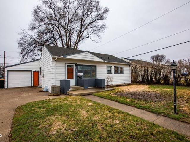1141 Avenue B W, Bismarck, ND 58501